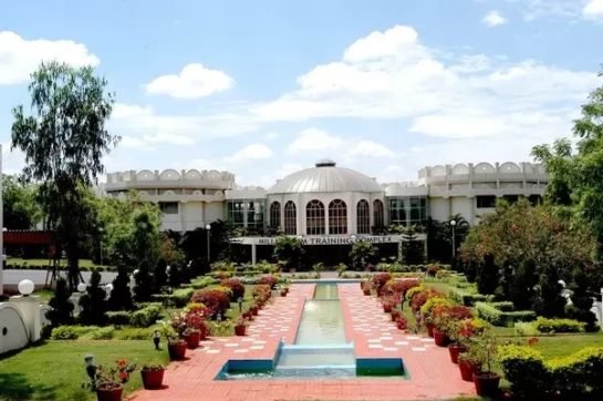 IAS vs IPS | Salary, Power and Responsibilities| Which one is better - Garvi Gujarati